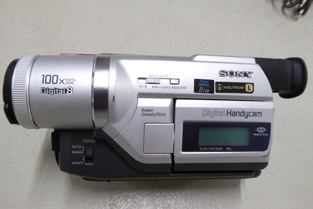 SONY Handycam DCR-TRV320E inkl. Tasche | Kaufen auf Ricardo