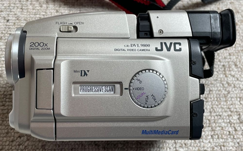 Digital Video Kamera JVC GR-DVL9800 EG mit allem Zubehör (Gebraucht) in Ehrendingen für CHF 9 ...