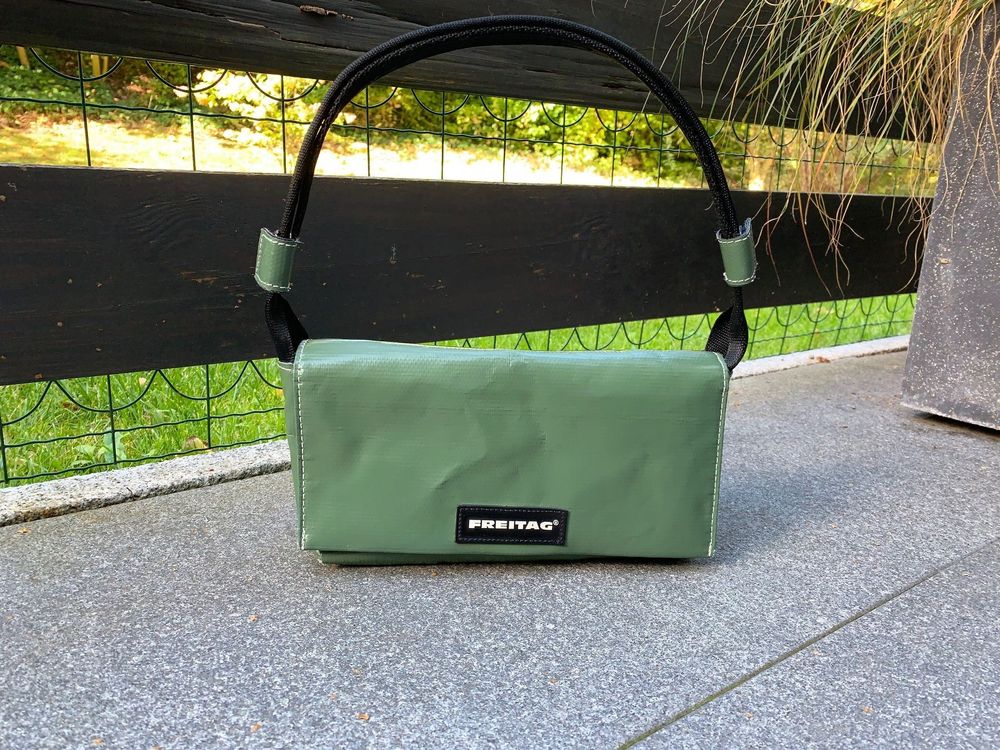 Freitag Tasche F71 Laura (Gebraucht) in für CHF 252 – mit Lieferung auf ...