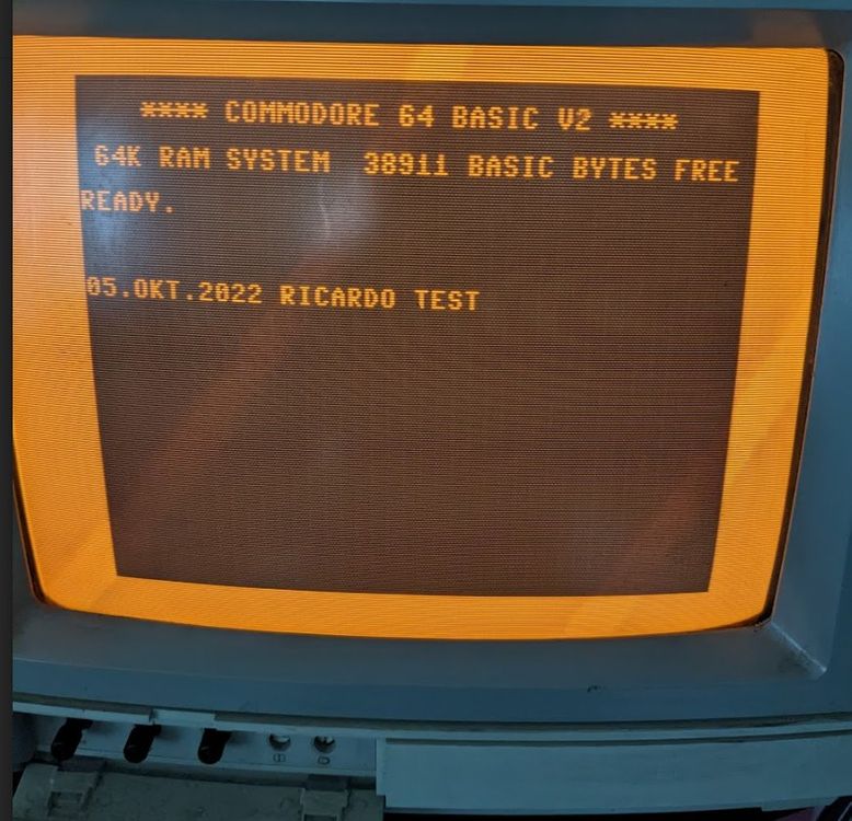 Commodore C64 mit Bildschirm, Diskettenlaufwerk, Joystick | Kaufen auf Ricardo