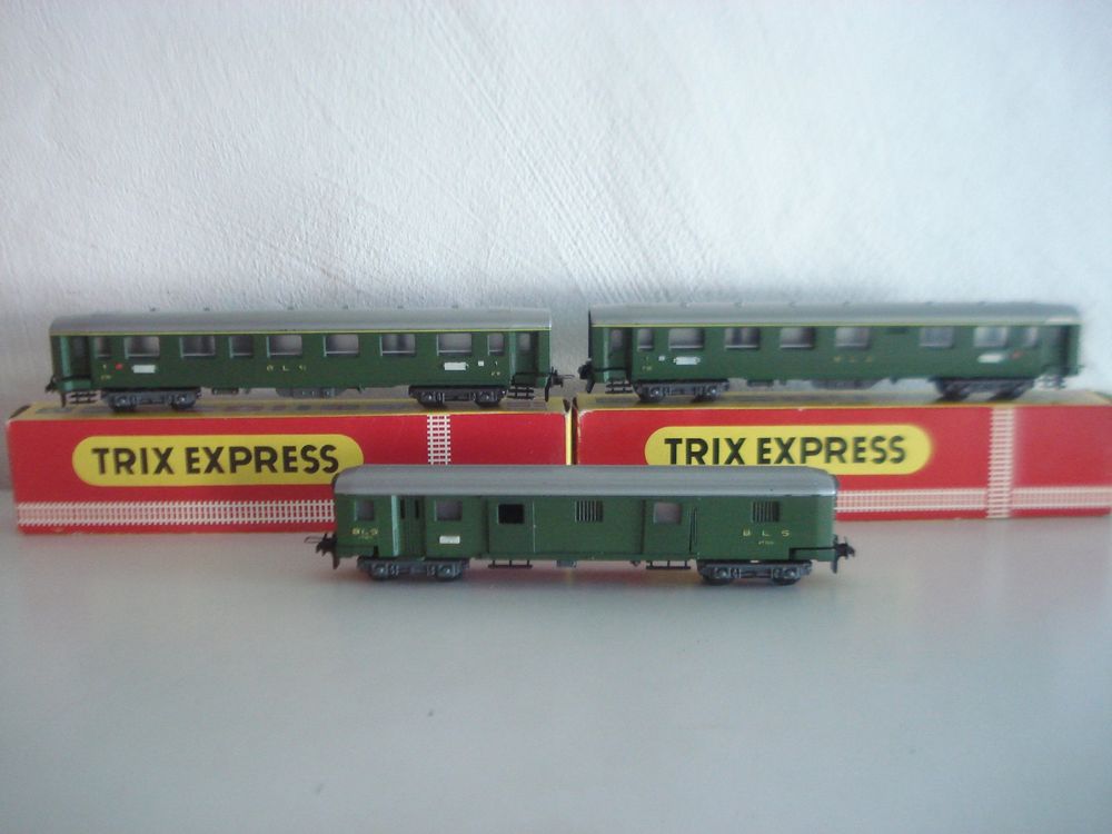 Trix Express H0: Set mit 3 BLS-Personenwagen 3398/3399, OVP | Kaufen ...