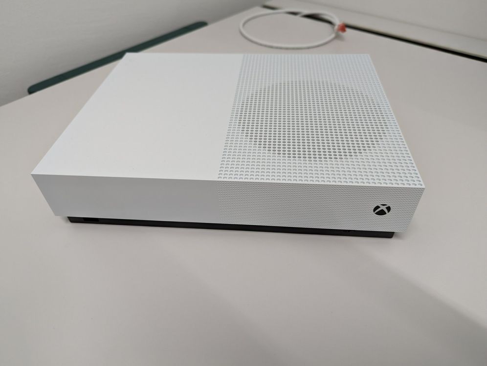 Microsoft XBox One S All Digital Edition | Kaufen auf Ricardo
