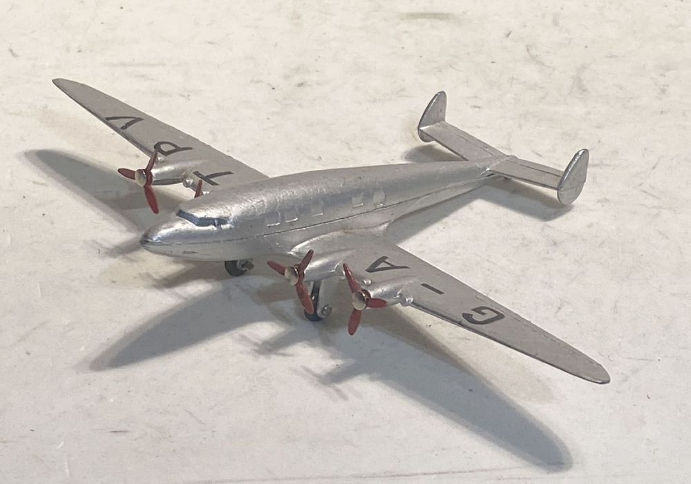 Dinky Toys (GB) 62r Four Engined Liner (1945 – 49) (Gebraucht) in ...