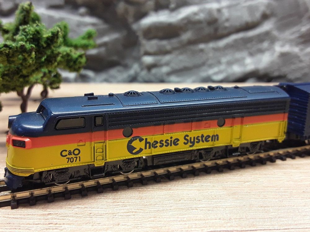Märklin 8106 _ Chessie-Güterzug-Set & 3 Güterwagen _ Spur Z (Gebraucht ...
