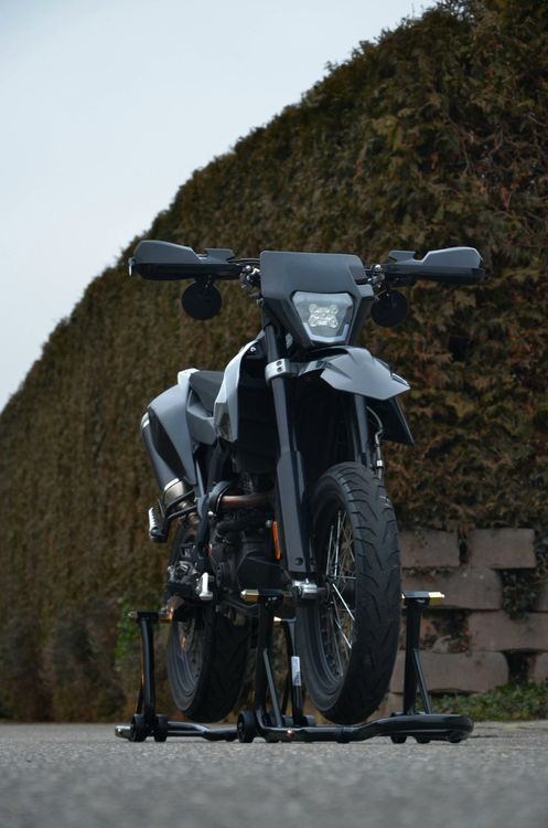 Aprilia SX 125 (2023) Top gepflegt, mit Zubehör VB (Neu (gemäss ...