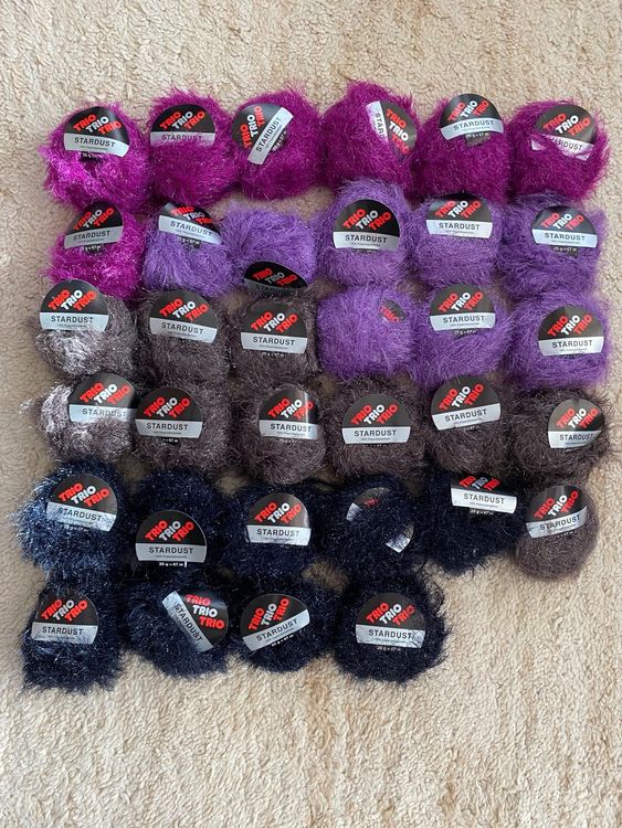 34 Knäuel Trio Wolle Stardust je 25 g in 4 Farben NEU (Neu und ...