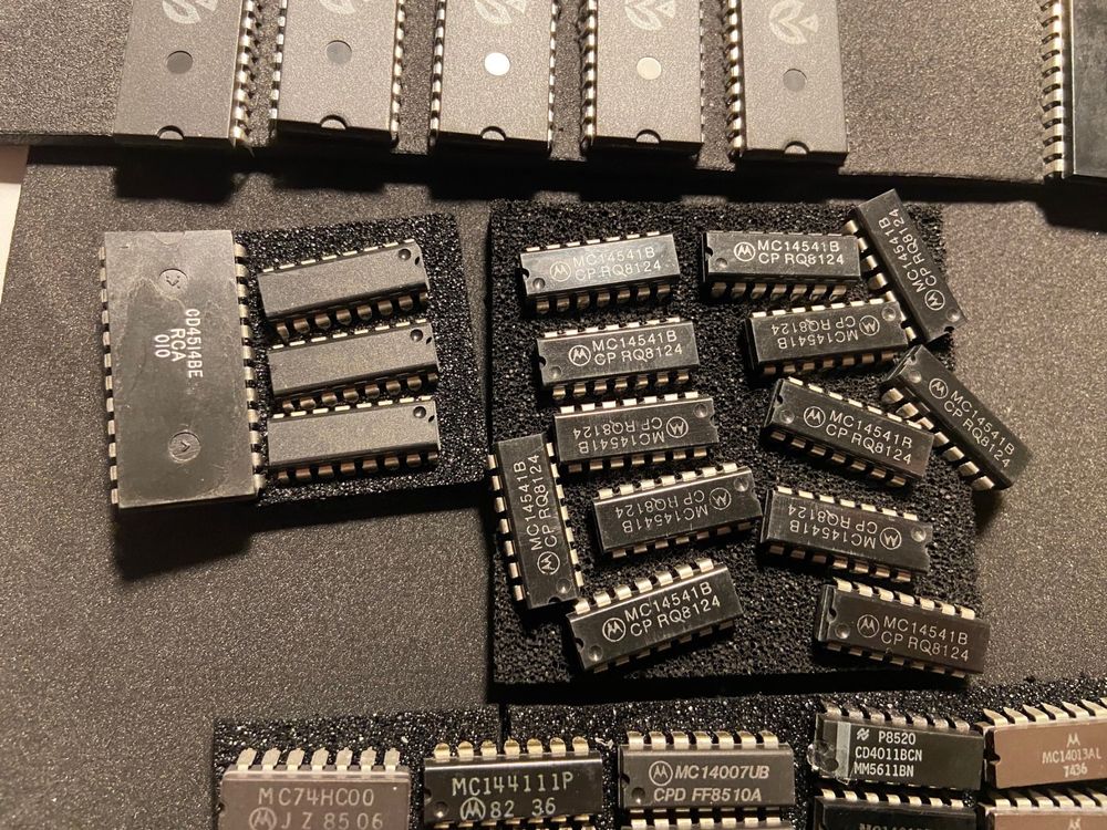 CPU Z80 Zilog diverse IC's (Gebraucht) in Langnau am Albis für CHF 42 ...
