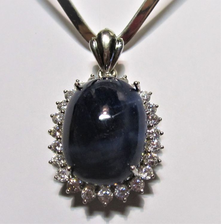 Grosser Silber Anhänger vergoldet: natürlicher Blauer Saphir (Neu und ...