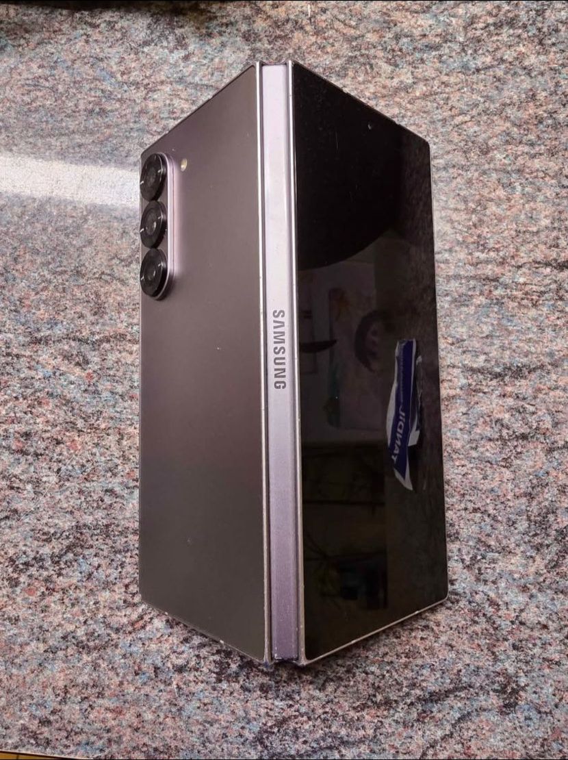 Samsung ZFold 6 512GB (D'occasion) à Bôle pour CHF 720 – avec livraison ...