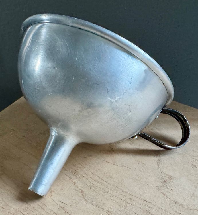 Schöner alter Trichter aus Aluminium 12.5 cm (Gebraucht) in Rothrist ...