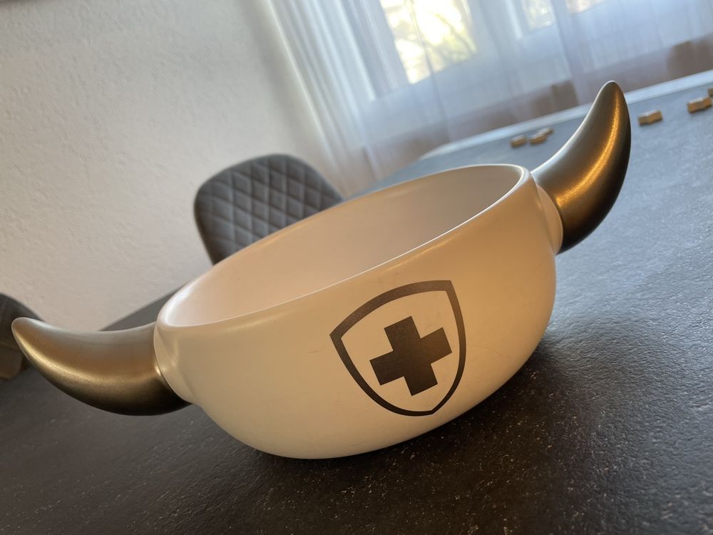 Steinlin Fonduecaquelon mit Hörner weiss (Gebraucht) in Sutz für CHF 19 ...