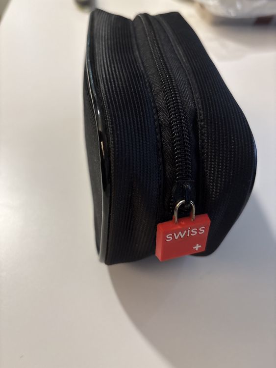SWISS Airlines altem Logo Business Class Etui mit Inhalt (Neu und ...