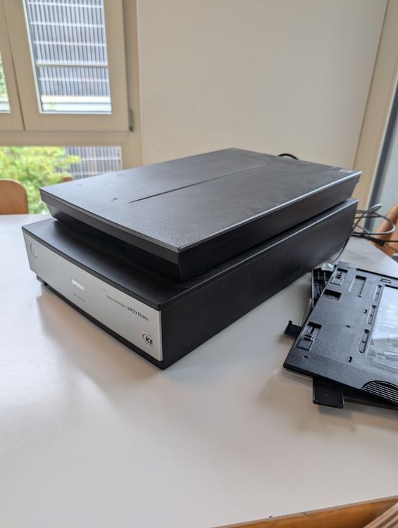 Epson Perfection V800 Photo Scanner (Used) (Gebraucht) in Zürich für ...