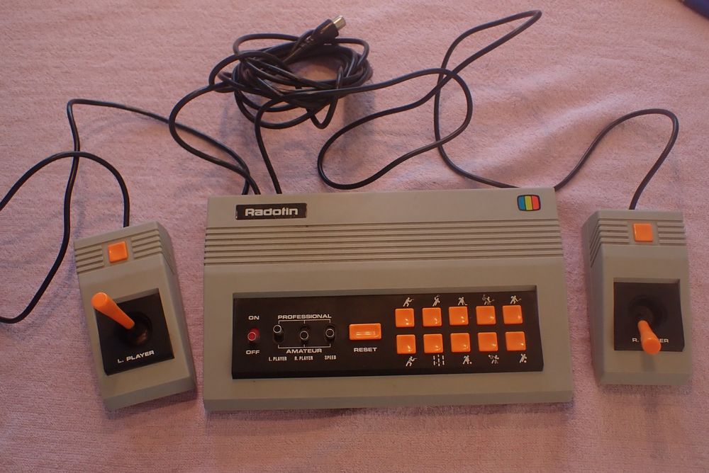 RADOTIN Videospiel Konsole 70er Jahre 2 Kontroller Anschluss (Gebraucht ...