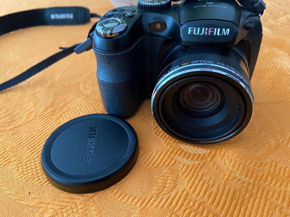 Fuji Kamera S1800 (Gebraucht) in Baden für CHF 25 – mit Lieferung auf ...