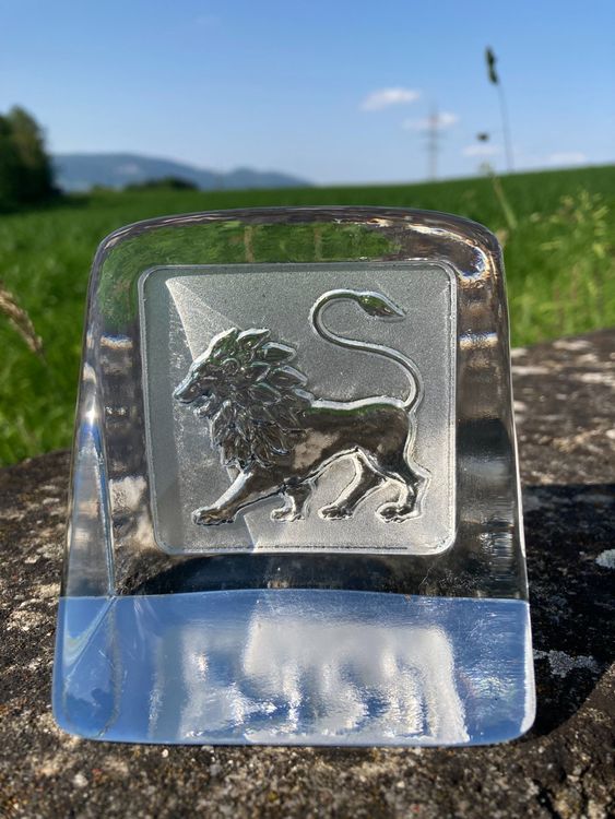 nybro schweden Paperweight Briefbeschwerer Sternzeichen Löwe (Gebraucht) in Subingen für CHF 9.5 ...