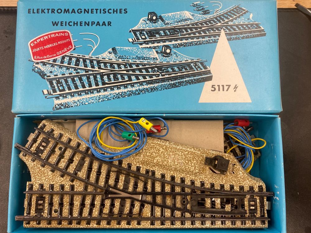 Märklin 5117 Elektromagnetisches Weichenpaar (Gebraucht) in Lupsingen ...