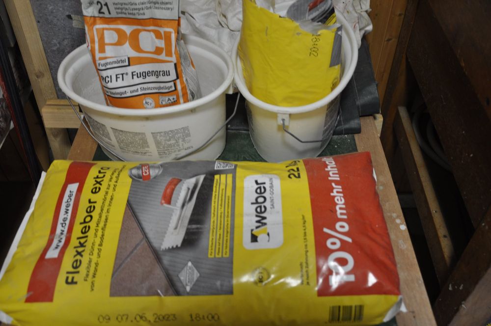 Plättli Flexkleber (Neu (gemäss Beschreibung)) in Ramsen für CHF 9 – nur Abholung auf Ricardo kaufen