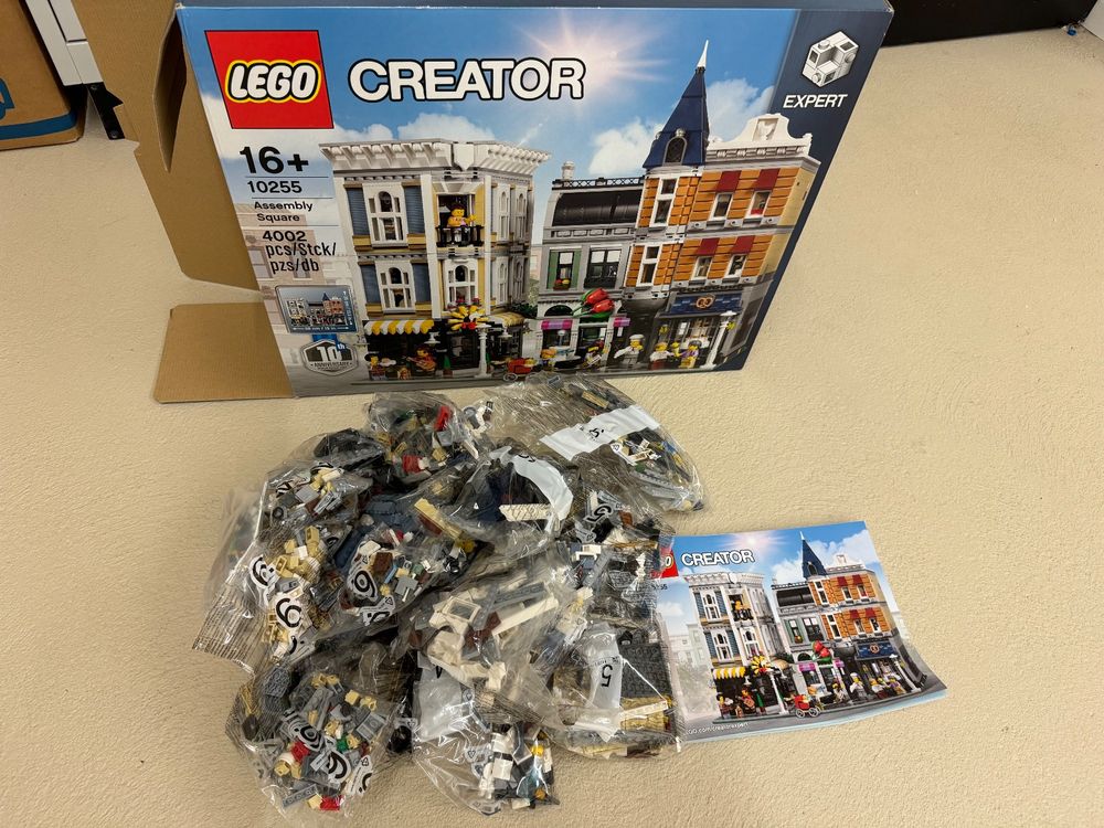 LEGO Creator Expert ASSEMBLY SQUARE 10255 (Neu und originalverpackt) in ...