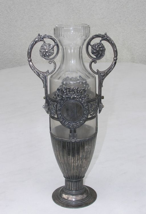 ANTIKE VASE MIT METALLMONTIERUNG | Kaufen auf Ricardo