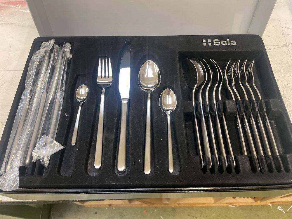 Sola BEsteckset / (Neu und originalverpackt) in Dällikon für CHF 50 ...