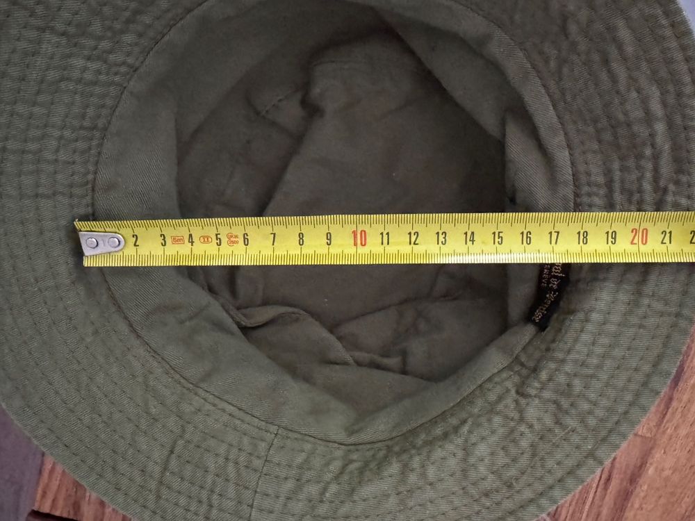 Chapeau bob kaki CARNAVAL DE VENISE Genève 59 cm (Gebraucht) in Genève ...