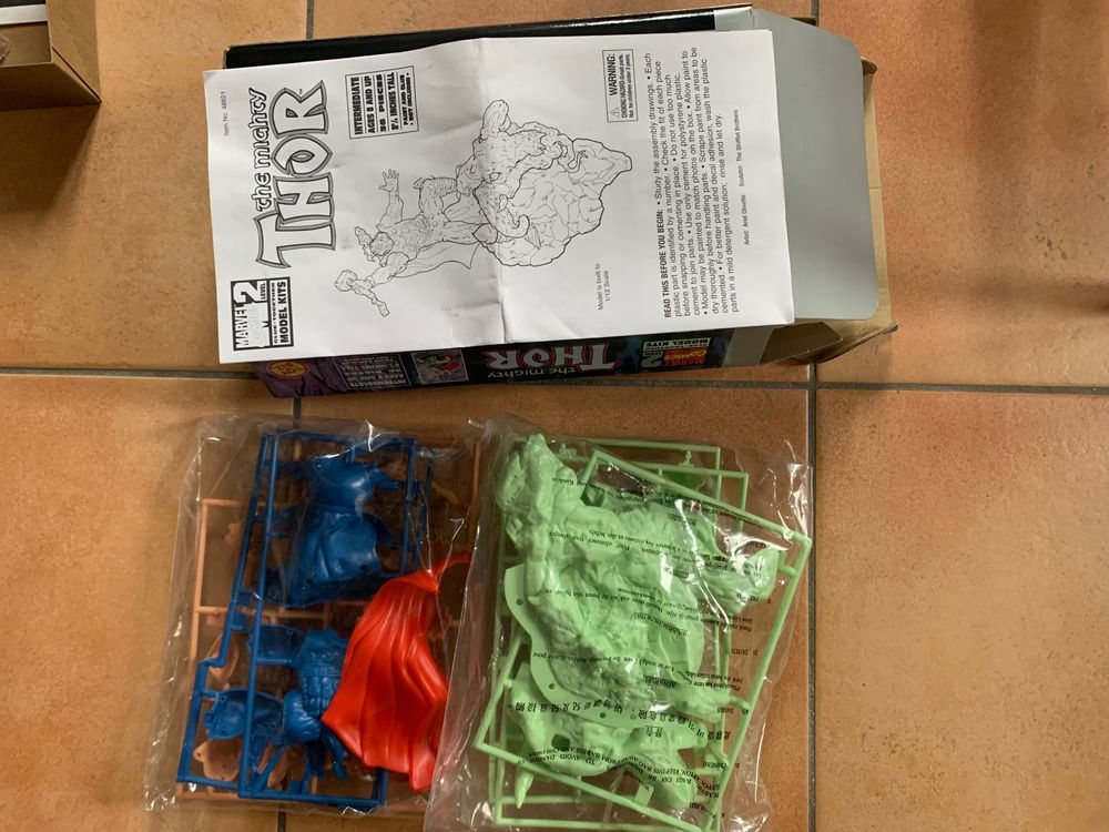 Maquettes Toys Biz Thor/ Revell Frankenstein/ AMT Alien (Neu (gemäss ...