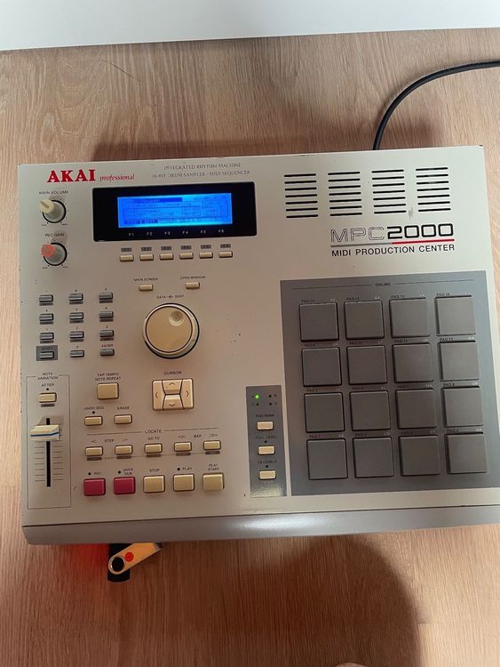 AKAI MPC 2000 mit 8x outs (Gebraucht) in Bolligen für CHF 405 – mit ...