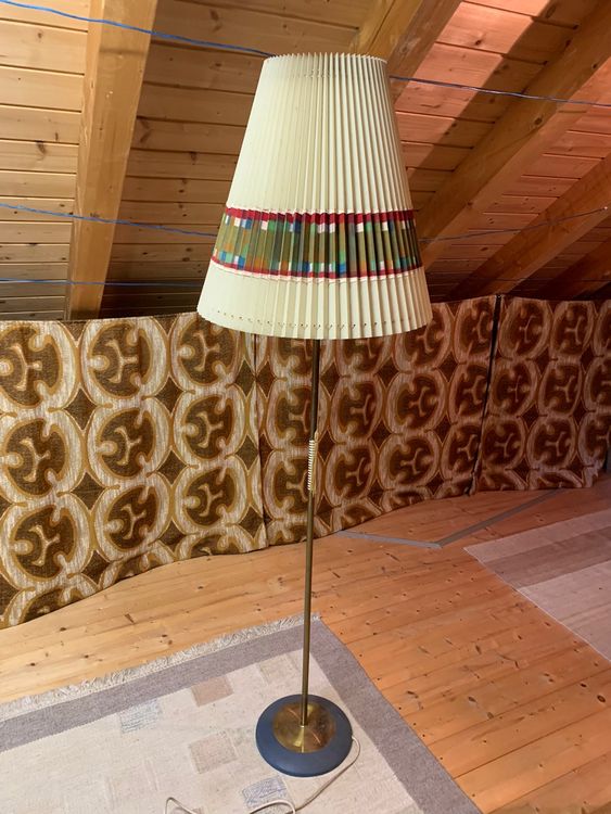 Antike Stehlampe mit Schirm | Kaufen auf Ricardo