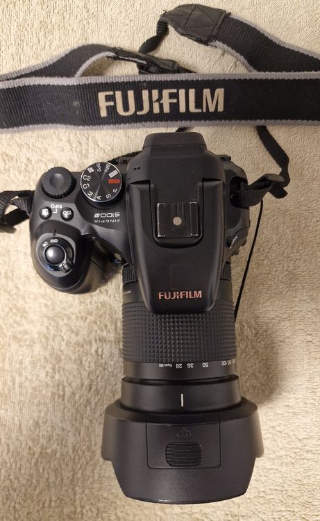 Fujifilm Finepix S100FS mit Blitz Metz 54 MZ-4i (Gebraucht) in für CHF ...