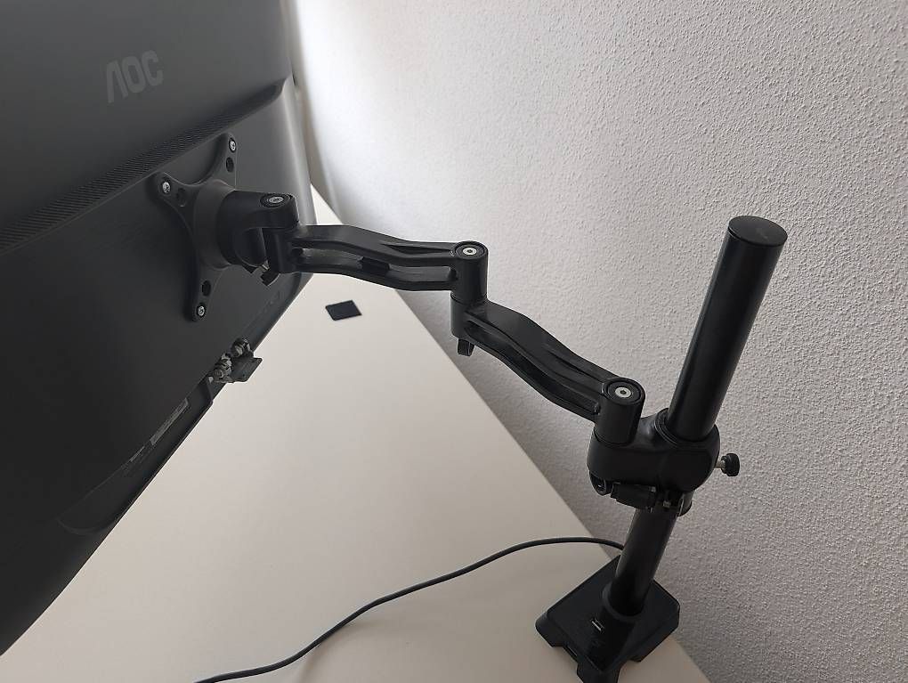 24" Full HD AOC e2460Sh inkl. Arctic Halterung mit USB Hub (Gebraucht ...