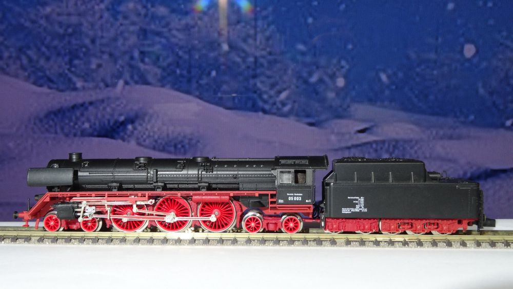 Arnold 2215, DB, BR 05, 05003, Dampflok, Analog, Vitrine (Neu (gemäss ...
