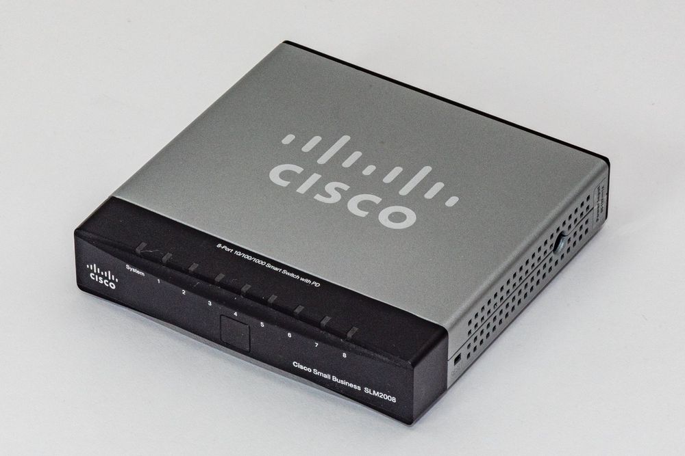 Cisco 8 Port Gigabit Managed Ethernet Switch ab CHF 1.00 (Gebraucht) in ...