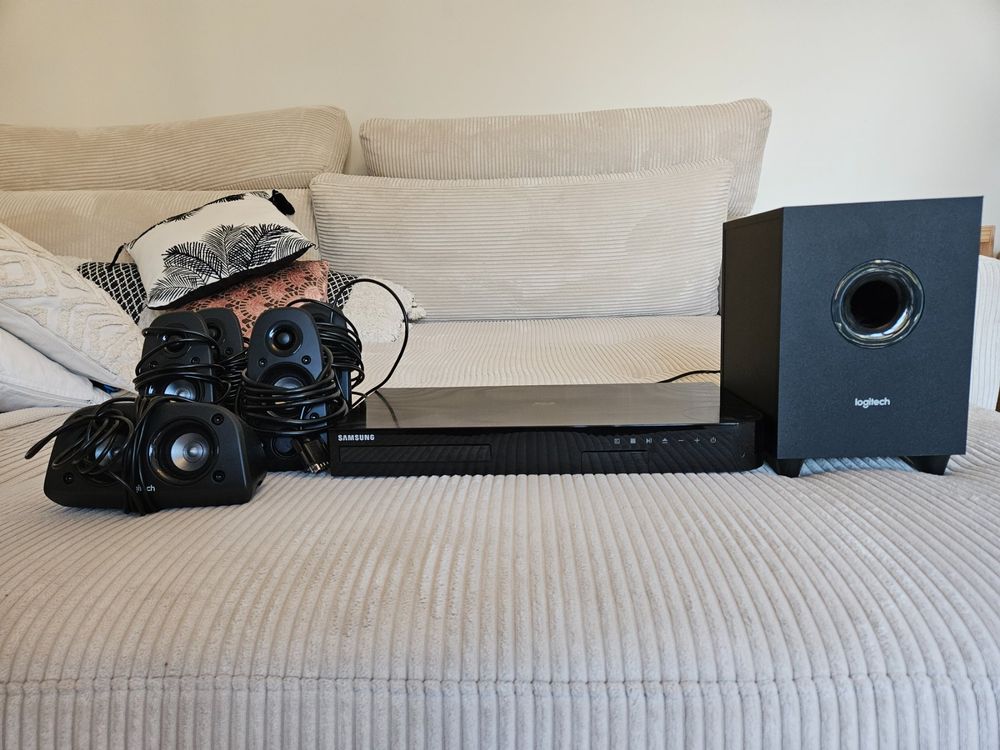 Logitech 5.1 Surround Sound System mit Samsung DVD-Player (Gebraucht ...