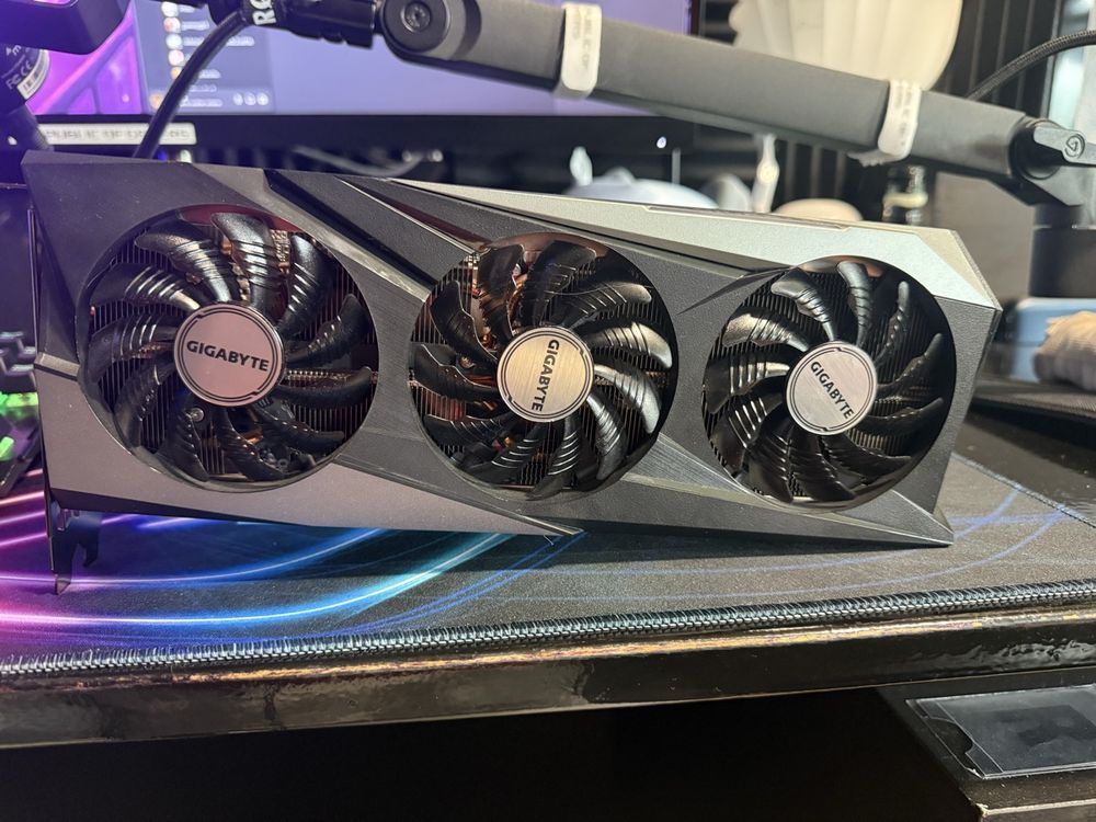 Gigabyte VGA PCIE16 RX7600 8GB GDDR6/GV-R76GAMING OC-8GD (Gebraucht) in ...