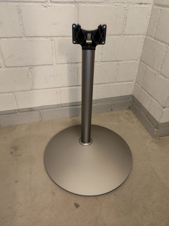 Loewe TV Ständer Floor Stand FS Plate 32-49 (Gebraucht) in Ettingen für ...
