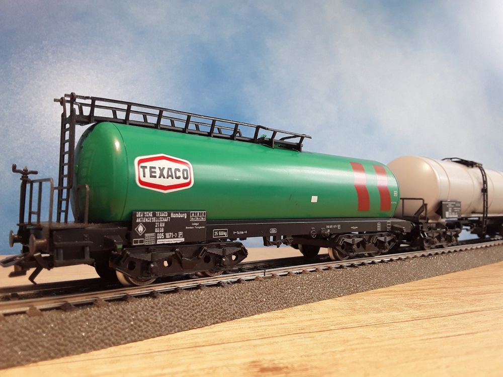 2 x Märklin _ TEXACO und BP _ Kesselwagen 4 achsig _ Spur H0 | Kaufen auf Ricardo