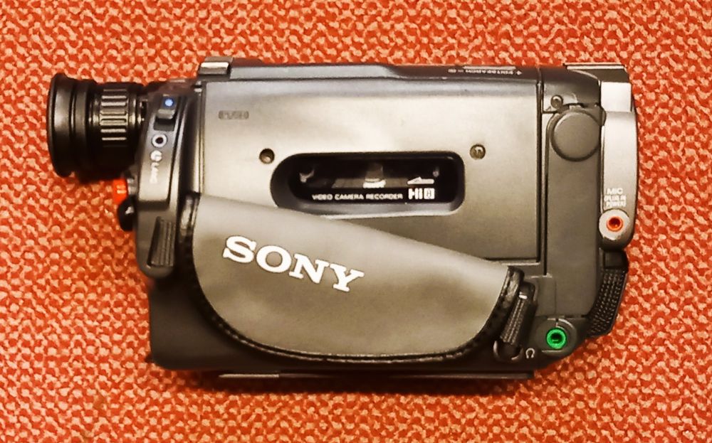 Video Kamera-Recorder Hi8 (Gebraucht) in Bätterkinden für CHF 146 – mit ...