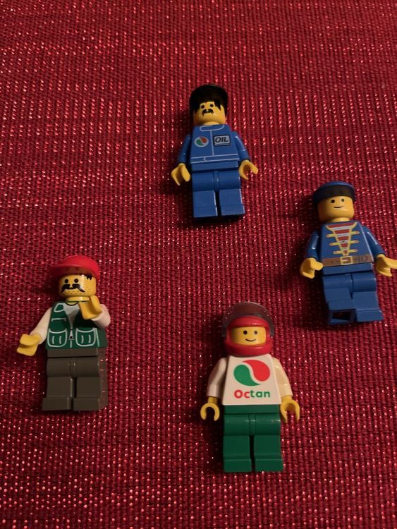 4 Lego Figuren (Gebraucht) in Neuenhof für CHF 12 – mit Lieferung auf ...