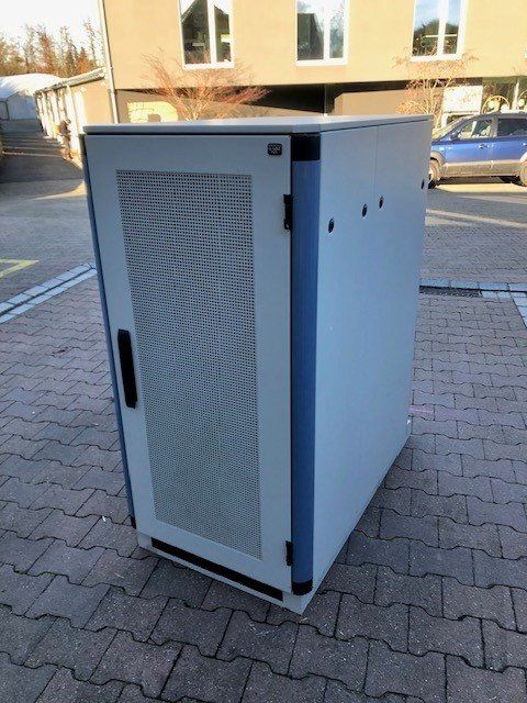 Netzwerkschrank / Rack | Kaufen auf Ricardo