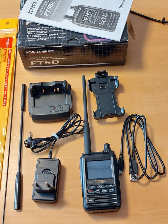 YAESU FT-5DE mit Zubehör (Gebraucht) in Uster für CHF 390 – mit Lieferung auf Ricardo kaufen