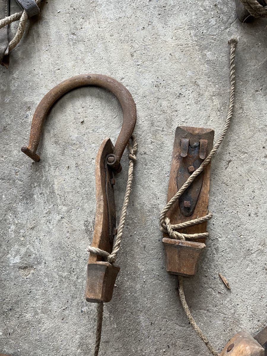 altes Pferde oder Pony Geschirr mit Joch und vielen Beschläg (Gebraucht ...