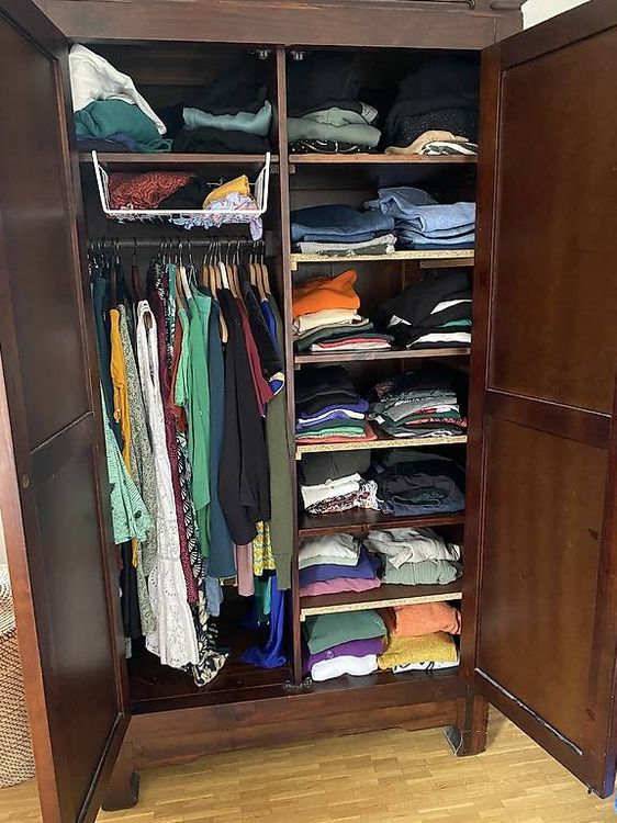 Armoire, commode, table de nuit (Gebraucht) in Collex für CHF 300 – nur ...