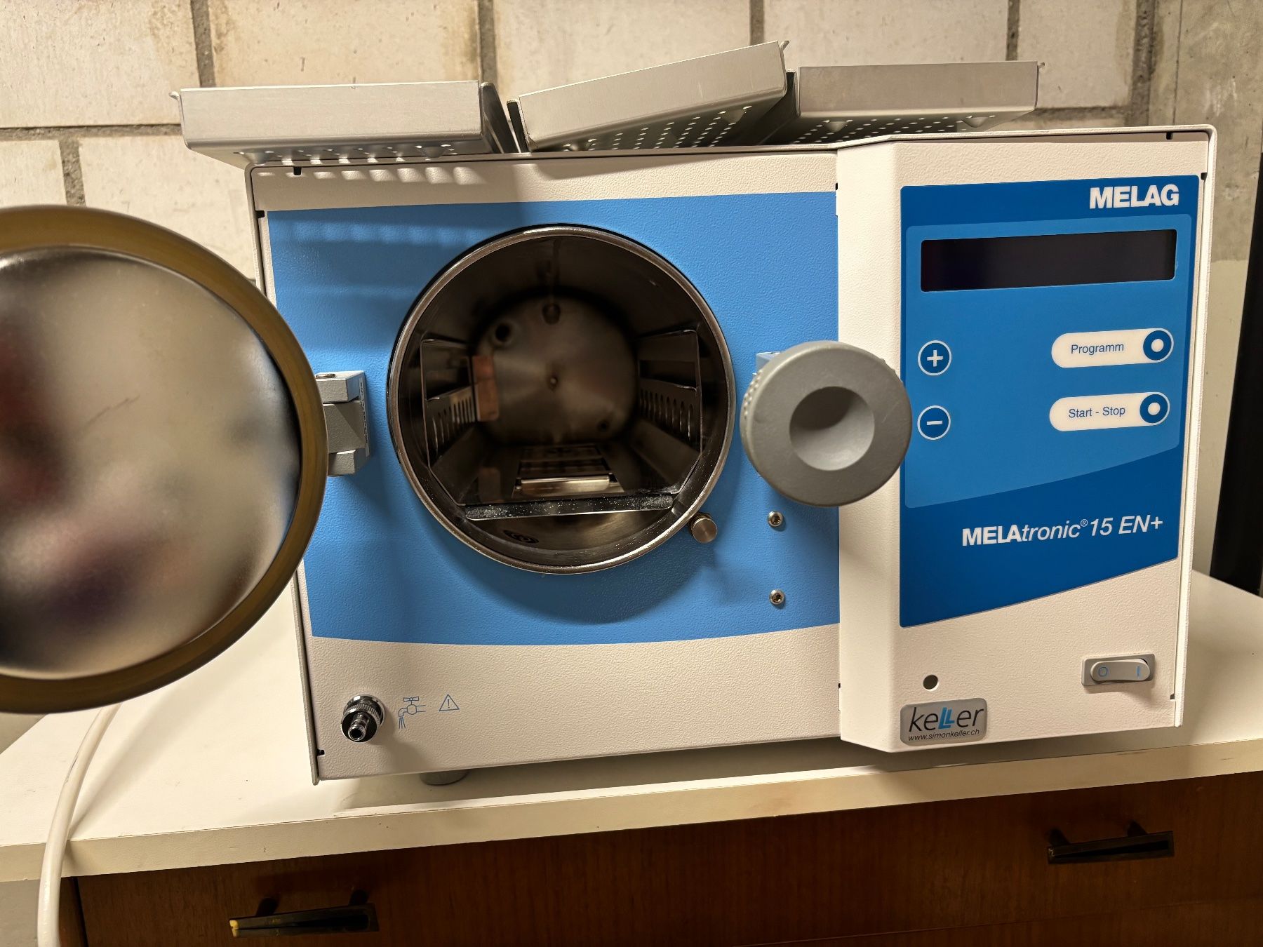 Autoklav MELAG – Dampfsterilisator Melatroic 15 EN+ (Gebraucht) in ...