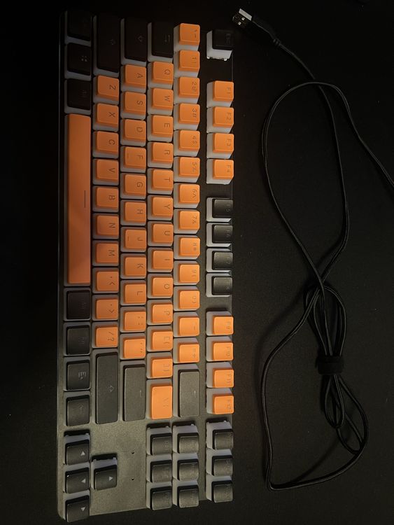 GMMK TKL - ANSI/US Layout, Aurora Keycaps, Brown Gateron (Gebraucht) in ...