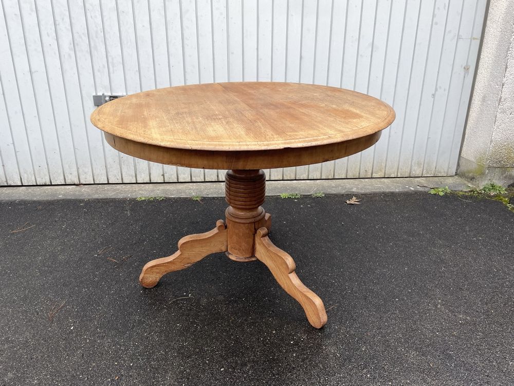 Runder Vintage Holztisch Esszimmertisch aus Edelkastanie | Kaufen auf ...