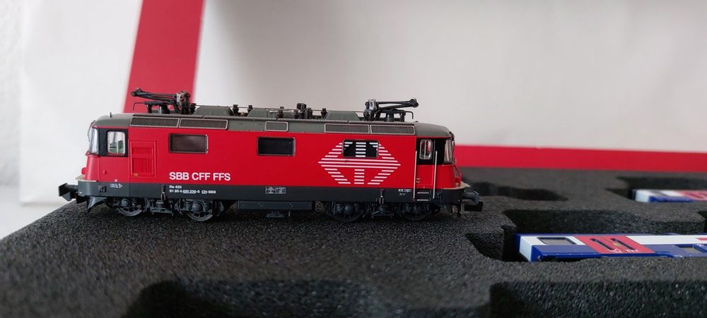 Fleischmann Zugset SBB " Lion " Re 420 " Lion " u. 3 Wagen (Neu und ...