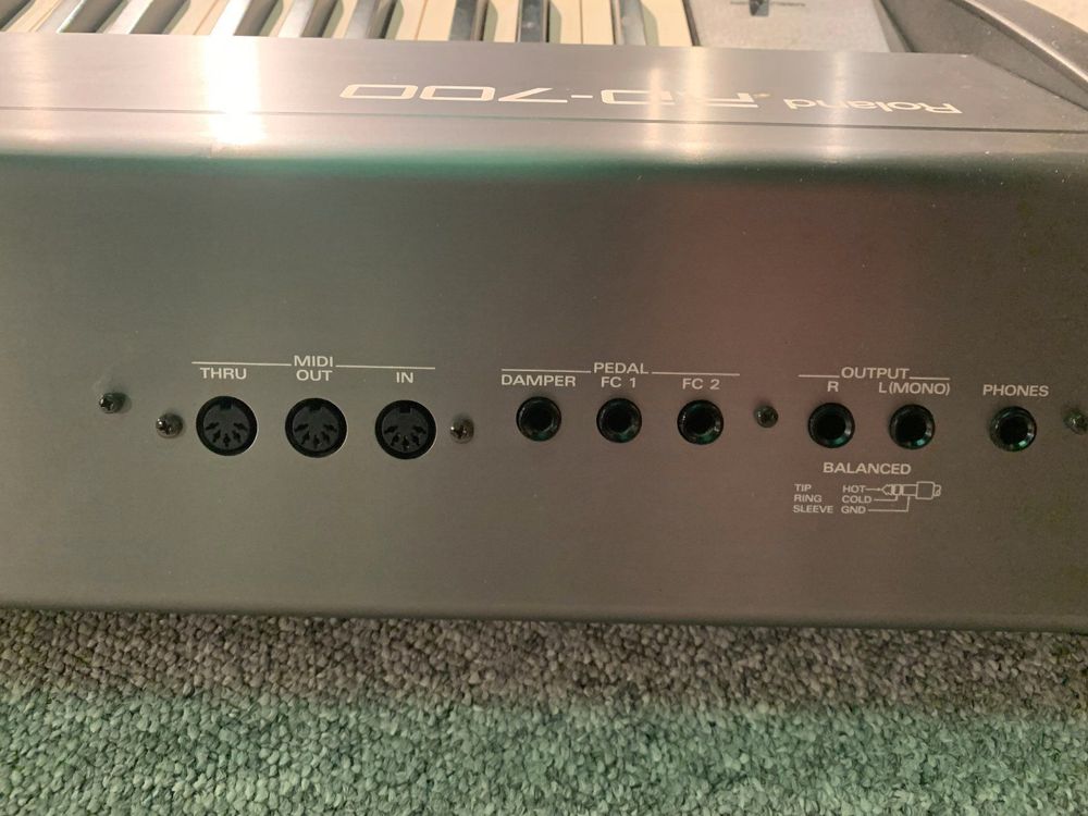 Keyboard Roland RD-700 (Gebraucht) in zürich für CHF 400 – mit ...