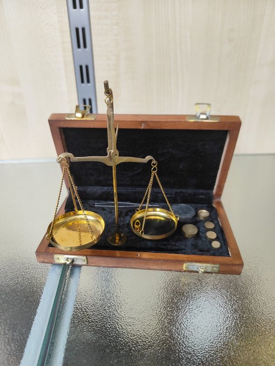 APOTHEKER WAGGE IN HOLZSCHACHTEL KOMPLETT (Gebraucht) in Jeuss für CHF ...