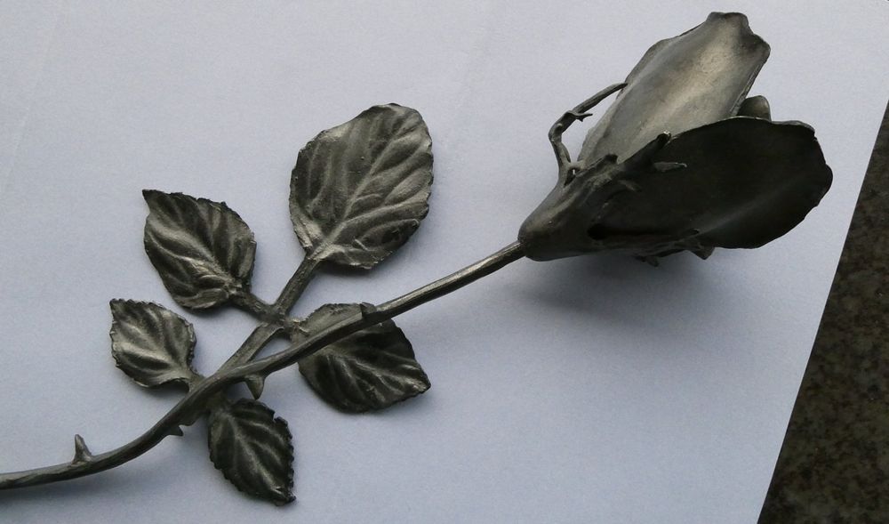 Zinnrose - Rose aus Zinn (Gebraucht) in Rubigen für CHF 25 – mit ...